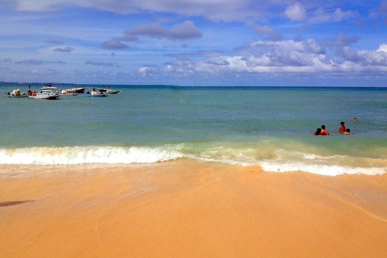 Praia do Centro em Pipa: Guia Completo para o Seu Passeio - Pacote Barato